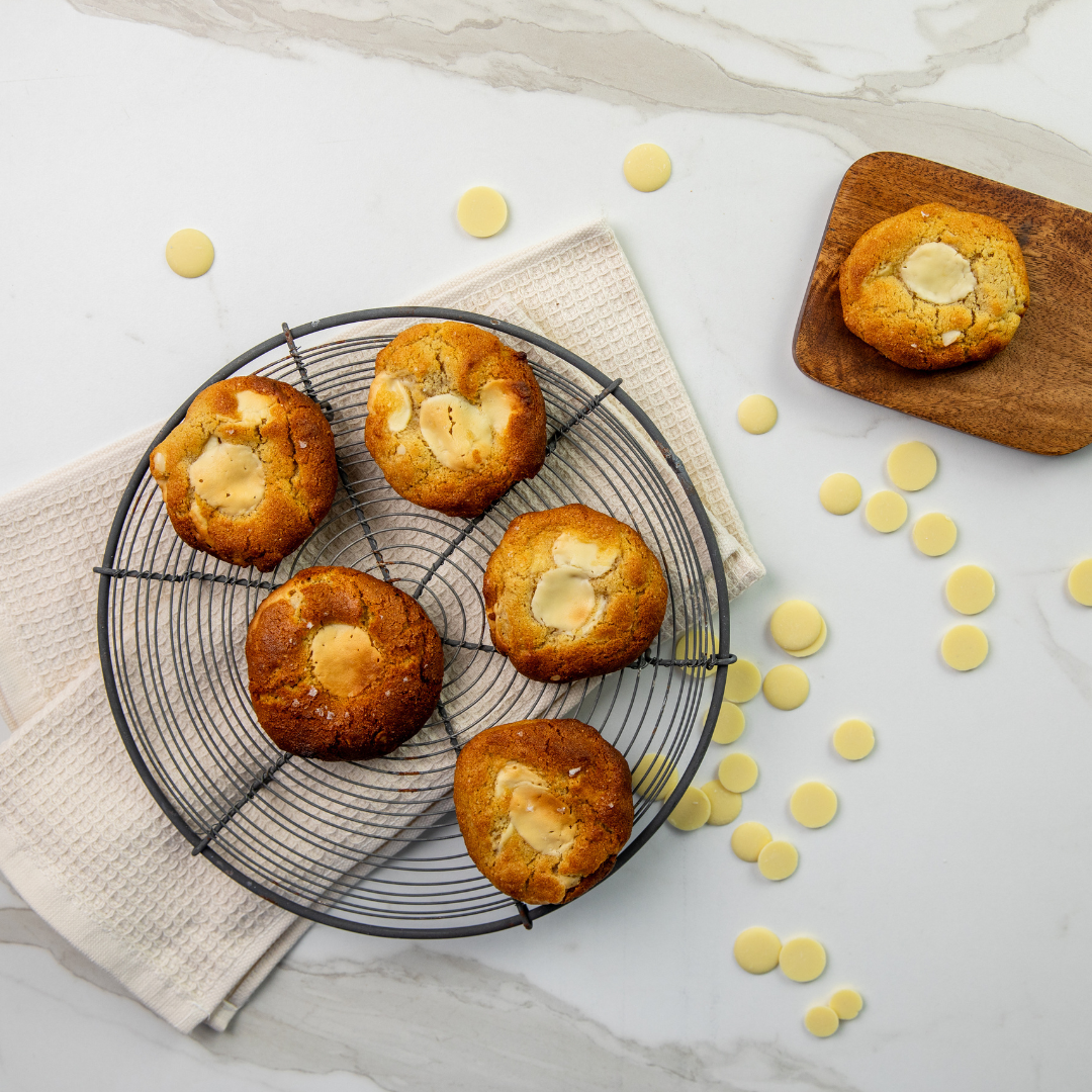 White Chocolate + Macadamia Cookies – Krumbled Foods